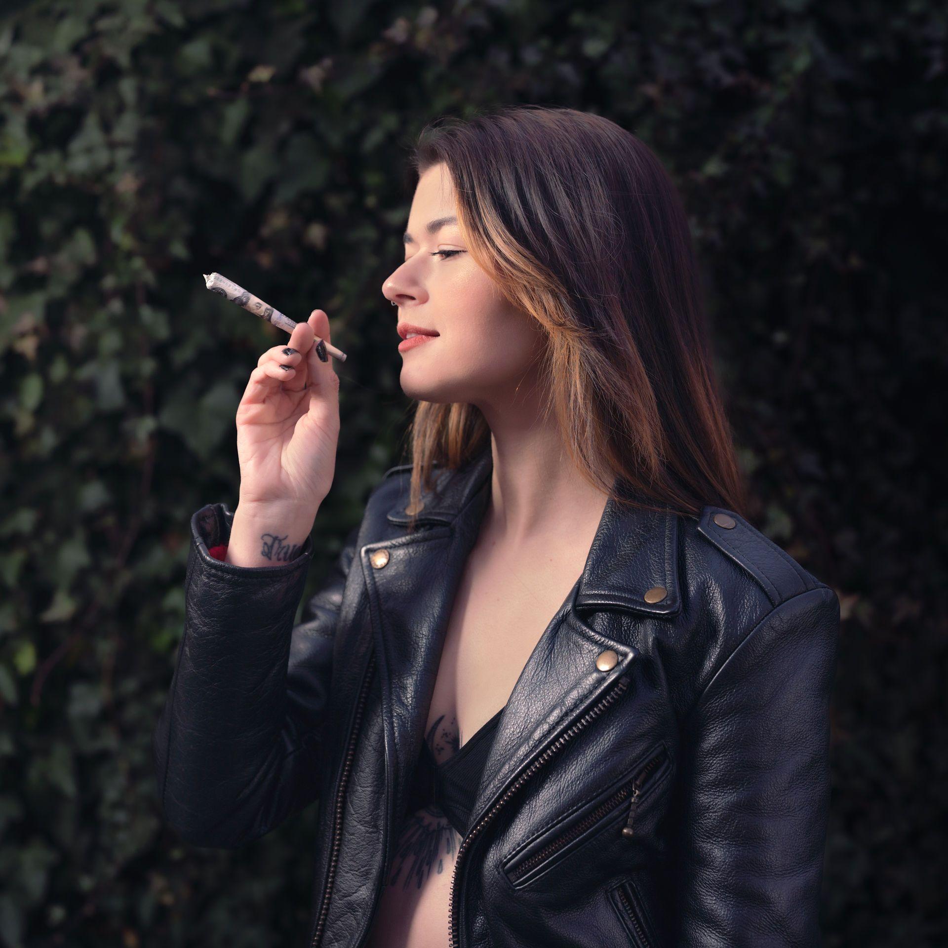 5 Ways To Make a Statement With Custom Rolling Papers for Your Busines